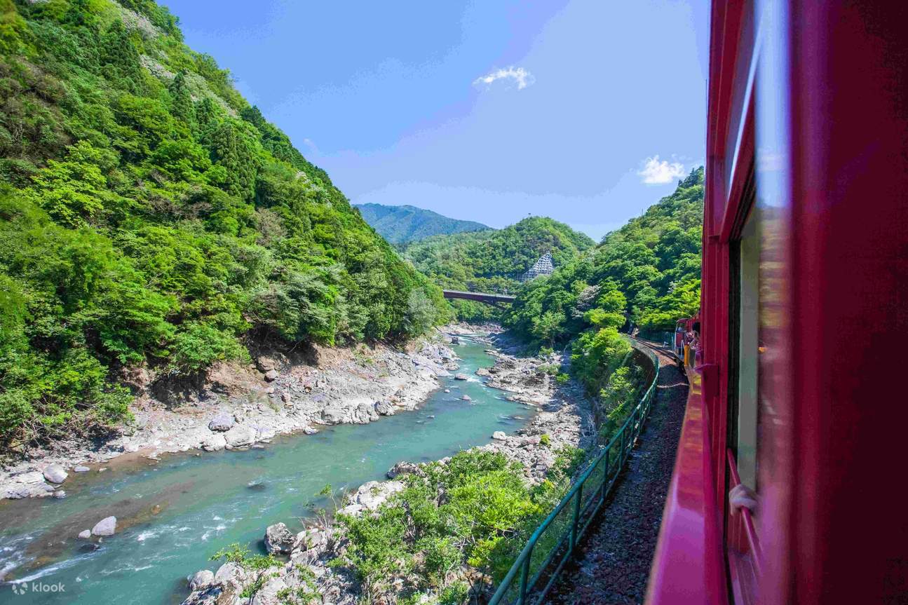 [Kyoto Nara Arashiyama Sagano Scenic Railway Cherry Blossom One-Day Tour] Hotel Pick-up ...